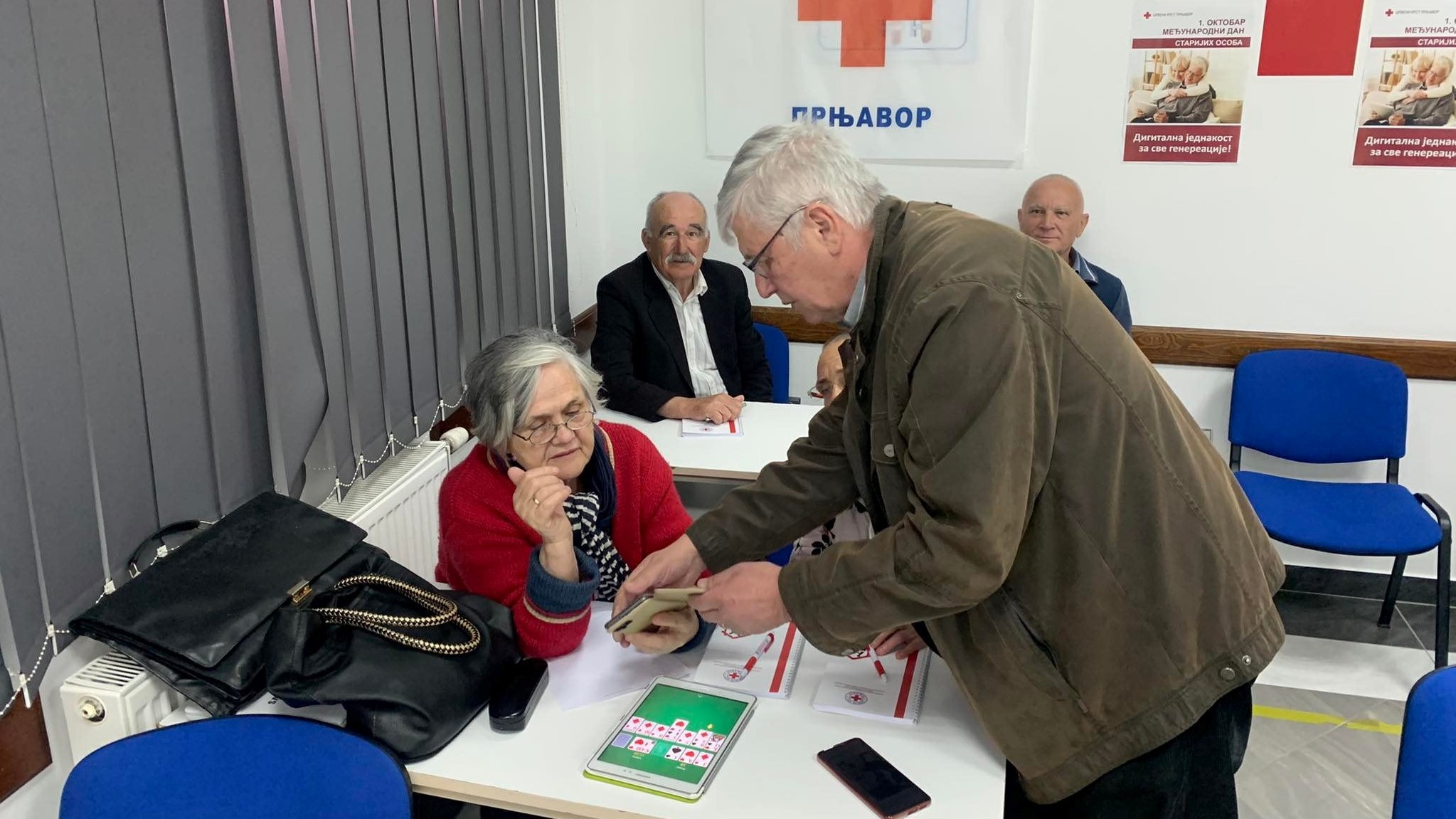 Profesor Gostimir Vrhovac održao kurs iz informatike za naše najstarije ...