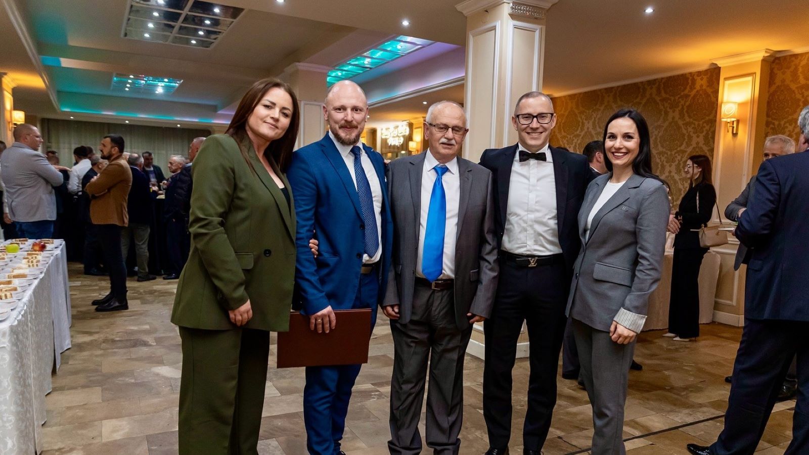 U Prnjavoru održana svečana sjednica, uručena najviša gradska priznanja ...